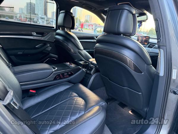 Pelēks Audi S8 2012 Tallina, ar dzinēja tilpumu 4.00 L un nobraukumu 312 tūkst. km par 24990 €, foto 10 vietnē AUTOMOTO.COM.LV