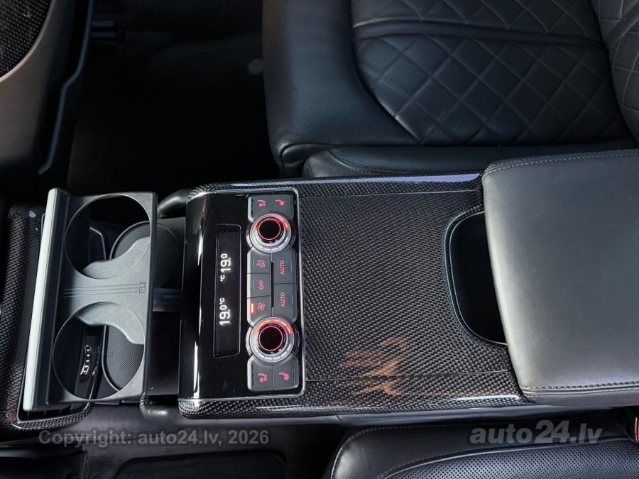 Pelēks Audi S8 2012 Tallina, ar dzinēja tilpumu 4.00 L un nobraukumu 312 tūkst. km par 24990 €, foto 12 vietnē AUTOMOTO.COM.LV
