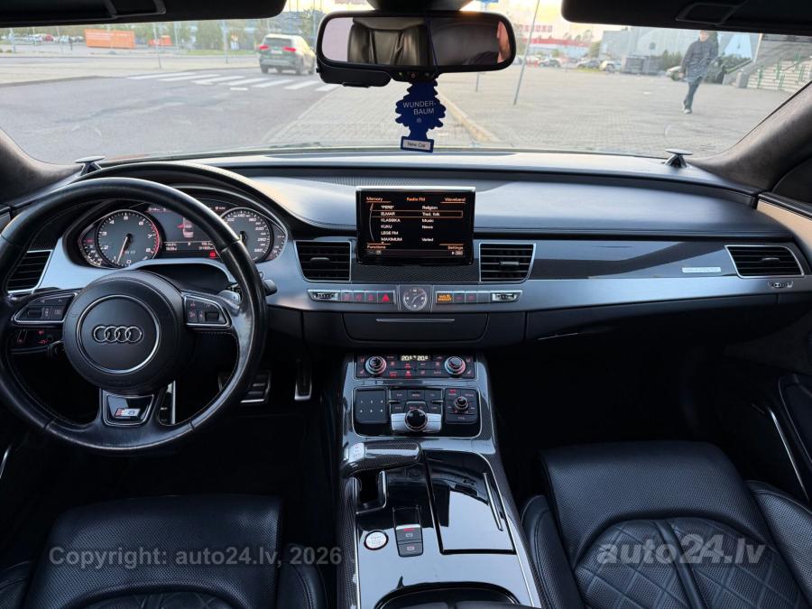 Pelēks Audi S8 2012 Tallina, ar dzinēja tilpumu 4.00 L un nobraukumu 312 tūkst. km par 24990 €, foto 15 vietnē AUTOMOTO.COM.LV