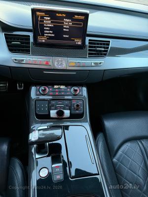 Pelēks Audi S8 2012 Tallina, ar dzinēja tilpumu 4.00 L un nobraukumu 312 tūkst. km par 24990 €, foto 22 vietnē AUTOMOTO.COM.LV