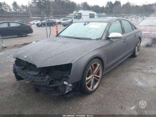 Grey Audi S8 2013 in Vilnius, with an engine capacity of 3.99 L and mileage of 255 thousand km for 11999 €, photo 2 on AUTOMOTO.COM.LV