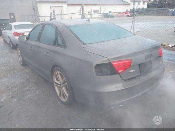 Grey Audi S8 2013 in Vilnius, with an engine capacity of 3.99 L and mileage of 255 thousand km for 11999 €, photo 3 on AUTOMOTO.COM.LV