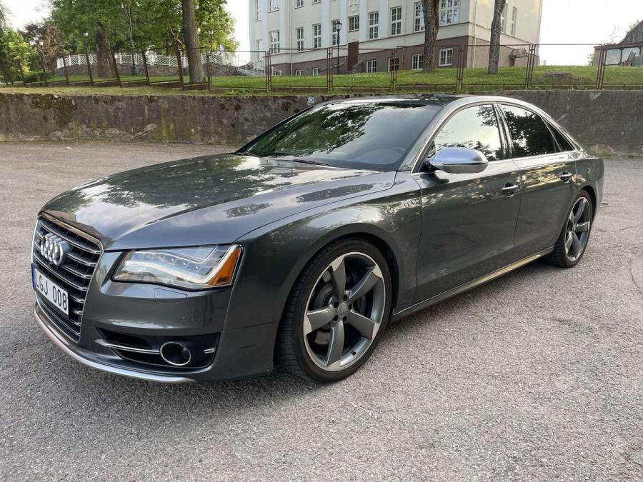 Pelēks Audi S8 2013 Telšiai, ar dzinēja tilpumu 3.99 L un nobraukumu 199 tūkst. km par 27777 €, foto 1 vietnē AUTOMOTO.COM.LV