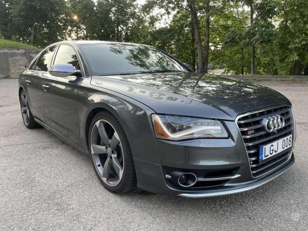 Grey Audi S8 2013 in Telschi, with an engine capacity of 3.99 L and mileage of 199 thousand km for 27777 €, photo 2 on AUTOMOTO.COM.LV