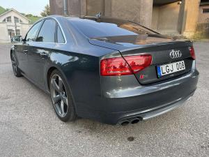 Pelēks Audi S8 2013 Telšiai, ar dzinēja tilpumu 3.99 L un nobraukumu 199 tūkst. km par 27777 €, foto 7 vietnē AUTOMOTO.COM.LV