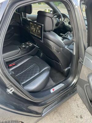 Pelēks Audi S8 2013 Telšiai, ar dzinēja tilpumu 3.99 L un nobraukumu 199 tūkst. km par 27777 €, foto 10 vietnē AUTOMOTO.COM.LV