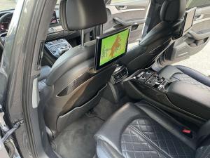 Pelēks Audi S8 2013 Telšiai, ar dzinēja tilpumu 3.99 L un nobraukumu 199 tūkst. km par 27777 €, foto 12 vietnē AUTOMOTO.COM.LV