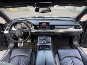 Pelēks Audi S8 2013 Telšiai, ar dzinēja tilpumu 3.99 L un nobraukumu 199 tūkst. km par 27777 €, foto 14 vietnē AUTOMOTO.COM.LV