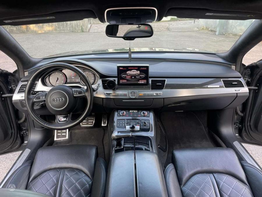 Pelēks Audi S8 2013 Telšiai, ar dzinēja tilpumu 3.99 L un nobraukumu 199 tūkst. km par 27777 €, foto 14 vietnē AUTOMOTO.COM.LV