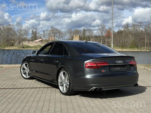 Grey Audi S8 2014 in Riga, with an engine capacity of 4.00 L and mileage of 249 thousand km for 29700 €, photo 3 on AUTOMOTO.COM.LV