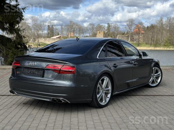 Grey Audi S8 2014 in Riga, with an engine capacity of 4.00 L and mileage of 249 thousand km for 29700 €, photo 4 on AUTOMOTO.COM.LV