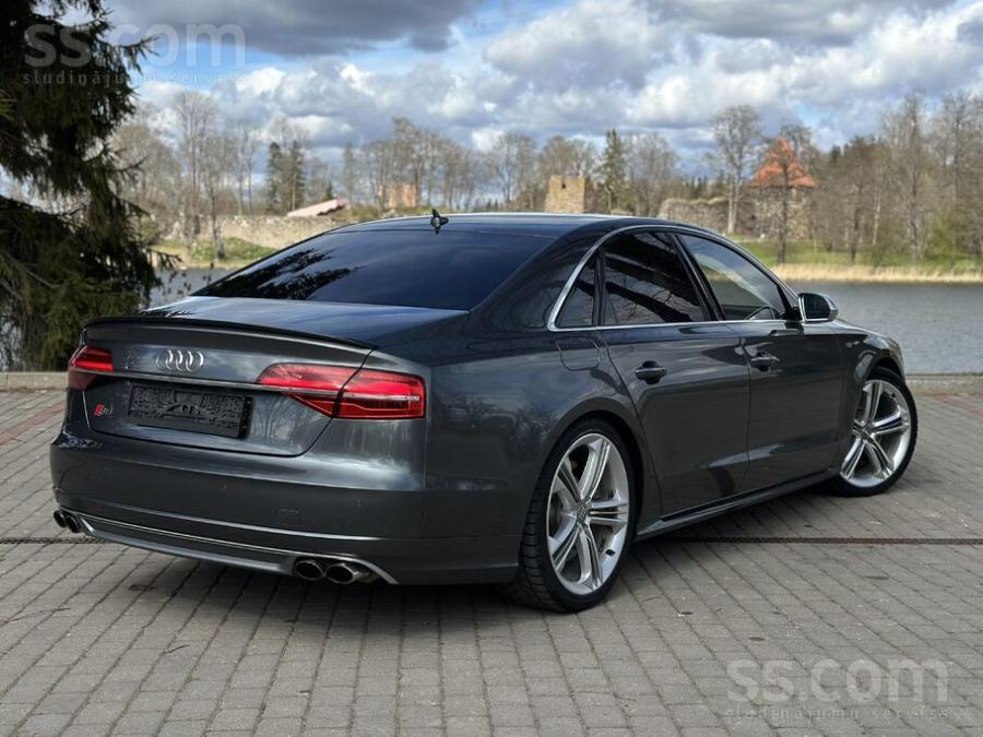 Grey Audi S8 2014 in Riga, with an engine capacity of 4.00 L and mileage of 249 thousand km for 29700 €, photo 5 on AUTOMOTO.COM.LV