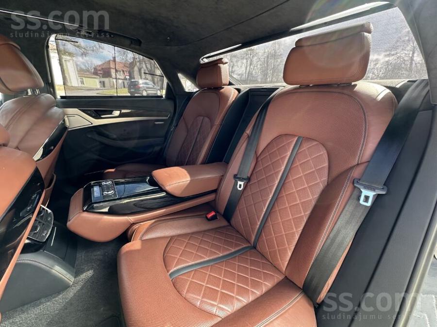 Grey Audi S8 2014 in Riga, with an engine capacity of 4.00 L and mileage of 249 thousand km for 29700 €, photo 22 on AUTOMOTO.COM.LV