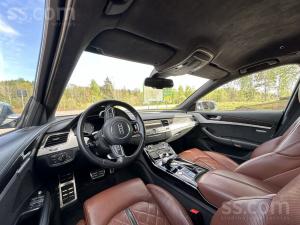 Grey Audi S8 2014 in Riga, with an engine capacity of 4.00 L and mileage of 249 thousand km for 26500 €, photo 9 on AUTOMOTO.COM.LV