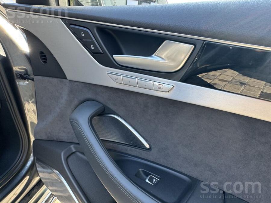 Grey Audi S8 2014 in Bauska, with an engine capacity of 4.00 L and mileage of 0 thousand km for 35000 €, photo 15 on AUTOMOTO.COM.LV