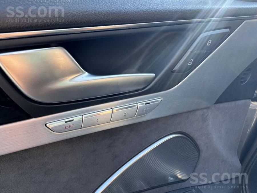 Grey Audi S8 2014 in Bauska, with an engine capacity of 4.00 L and mileage of 0 thousand km for 35000 €, photo 19 on AUTOMOTO.COM.LV