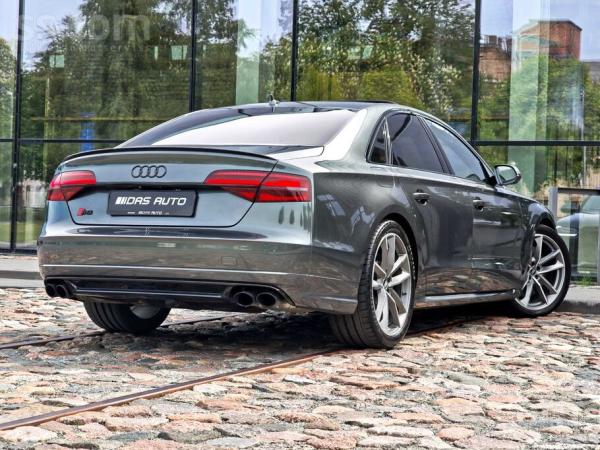 Pelēks Audi S8 2016 Rīga, ar dzinēja tilpumu 4.00 L un nobraukumu 120 tūkst. km par 45555 €, foto 3 vietnē AUTOMOTO.COM.LV