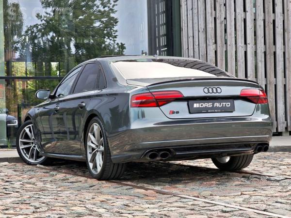Pelēks Audi S8 2016 Rīga, ar dzinēja tilpumu 4.00 L un nobraukumu 120 tūkst. km par 45555 €, foto 4 vietnē AUTOMOTO.COM.LV