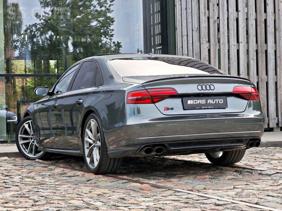 Grey Audi S8 2016 in Riga, with an engine capacity of 4.00 L and mileage of 120 thousand km for 45555 €, photo 5 on AUTOMOTO.COM.LV