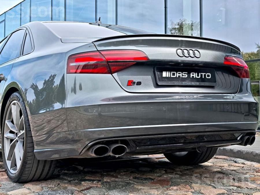 Grey Audi S8 2016 in Riga, with an engine capacity of 4.00 L and mileage of 120 thousand km for 45555 €, photo 12 on AUTOMOTO.COM.LV