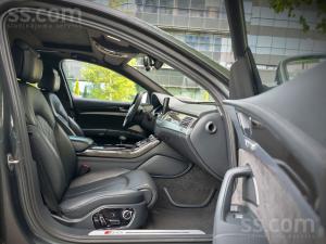 Grey Audi S8 2016 in Riga, with an engine capacity of 4.00 L and mileage of 120 thousand km for 45555 €, photo 15 on AUTOMOTO.COM.LV