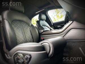 Grey Audi S8 2016 in Riga, with an engine capacity of 4.00 L and mileage of 120 thousand km for 45555 €, photo 16 on AUTOMOTO.COM.LV
