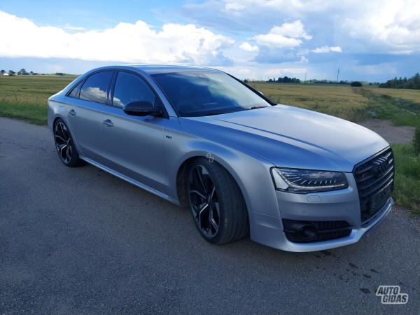 Grey Audi S8 2016 in Panevezys, with an engine capacity of 4.00 L and mileage of 197 thousand km for 32000 €, photo 3 on AUTOMOTO.COM.LV