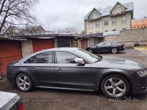 Pelēks Audi S8 2017 Tallina, ar dzinēja tilpumu 4.00 L un nobraukumu 190 tūkst. km par 34500 €, foto 3 vietnē AUTOMOTO.COM.LV