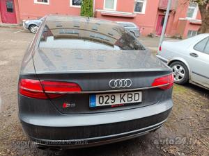 Pelēks Audi S8 2017 Tallina, ar dzinēja tilpumu 4.00 L un nobraukumu 190 tūkst. km par 34500 €, foto 4 vietnē AUTOMOTO.COM.LV