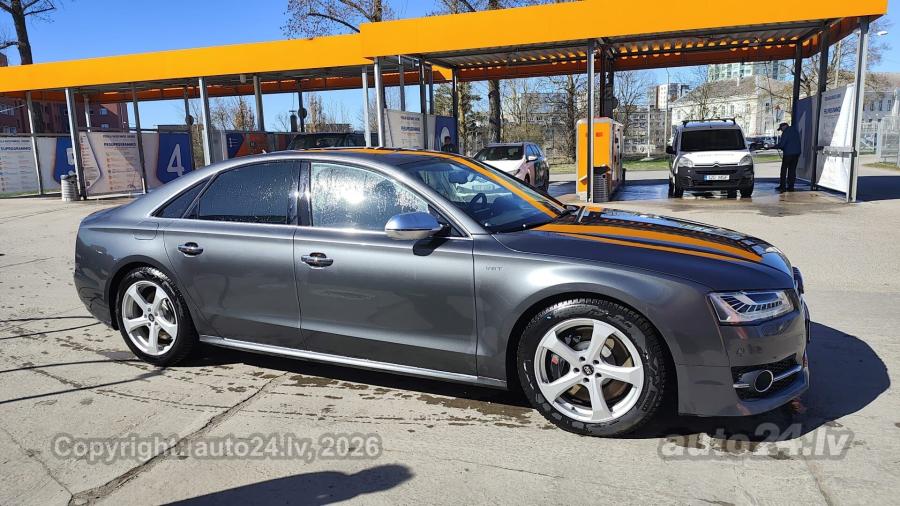 Pelēks Audi S8 2017 Tallina, ar dzinēja tilpumu 4.00 L un nobraukumu 190 tūkst. km par 34500 €, foto 6 vietnē AUTOMOTO.COM.LV