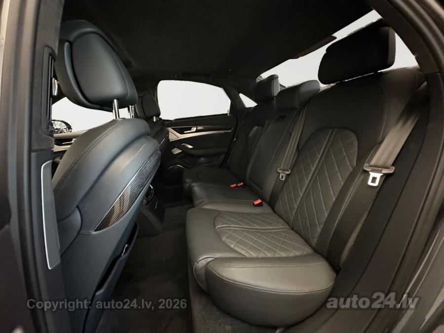 Pelēks Audi S8 2017 Tallina, ar dzinēja tilpumu 4.00 L un nobraukumu 60 tūkst. km par 59900 €, foto 9 vietnē AUTOMOTO.COM.LV