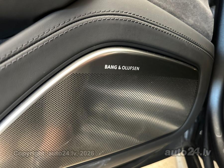 Pelēks Audi S8 2017 Tallina, ar dzinēja tilpumu 4.00 L un nobraukumu 60 tūkst. km par 59900 €, foto 17 vietnē AUTOMOTO.COM.LV