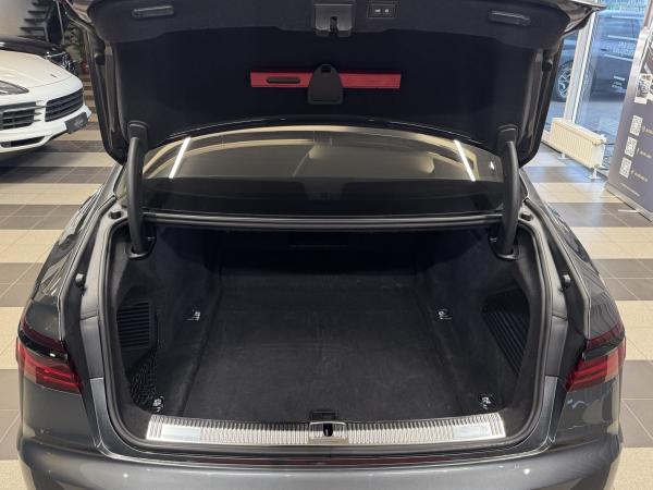 Pelēks Audi S8 2022 Rīga, ar dzinēja tilpumu 4.00 L un nobraukumu 87 tūkst. km par 84990 €, foto 6 vietnē AUTOMOTO.COM.LV