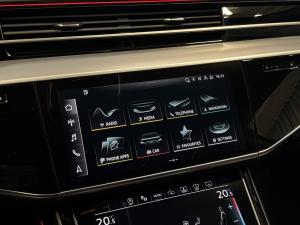 Pelēks Audi S8 2022 Rīga, ar dzinēja tilpumu 4.00 L un nobraukumu 87 tūkst. km par 84990 €, foto 17 vietnē AUTOMOTO.COM.LV