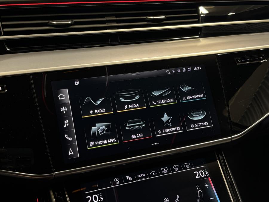 Pelēks Audi S8 2022 Rīga, ar dzinēja tilpumu 4.00 L un nobraukumu 87 tūkst. km par 84990 €, foto 17 vietnē AUTOMOTO.COM.LV