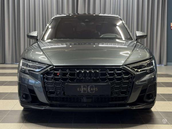 Grey Audi S8 2022 in Riga, with an engine capacity of 4.00 L and mileage of 87 thousand km for 81490 €, photo 2 on AUTOMOTO.COM.LV