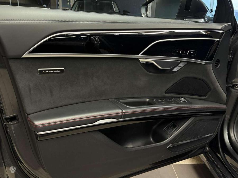 Pelēks Audi S8 2022 Rīga, ar dzinēja tilpumu 4.00 L un nobraukumu 87 tūkst. km par 81490 €, foto 12 vietnē AUTOMOTO.COM.LV