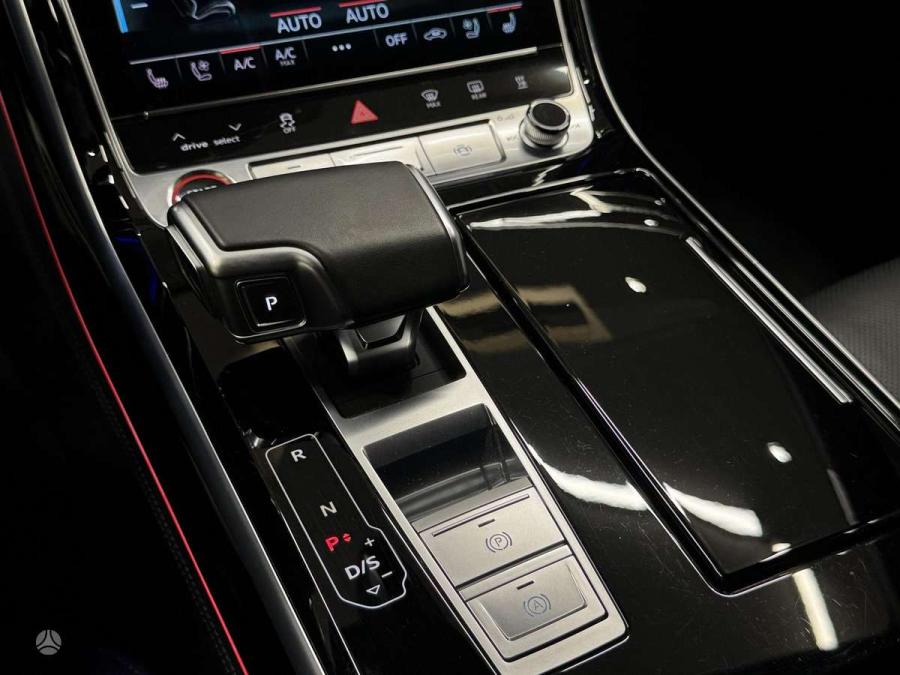 Pelēks Audi S8 2022 Rīga, ar dzinēja tilpumu 4.00 L un nobraukumu 87 tūkst. km par 81490 €, foto 25 vietnē AUTOMOTO.COM.LV