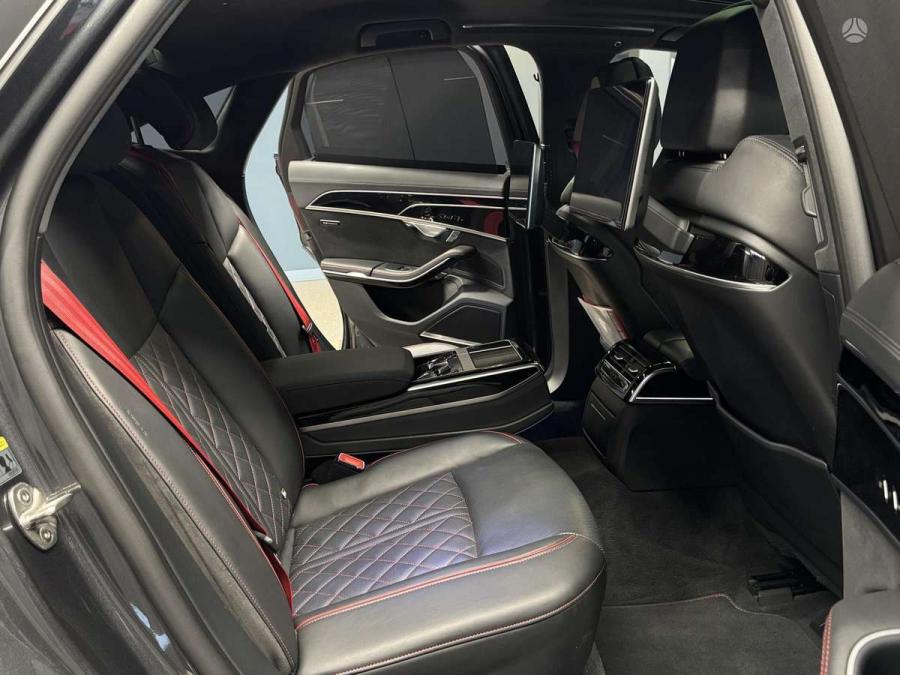 Pelēks Audi S8 2022 Rīga, ar dzinēja tilpumu 4.00 L un nobraukumu 87 tūkst. km par 81490 €, foto 34 vietnē AUTOMOTO.COM.LV