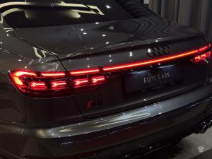 Pelēks Audi S8 2022 Rīga, ar dzinēja tilpumu 4.00 L un nobraukumu 87 tūkst. km par 81490 €, foto 37 vietnē AUTOMOTO.COM.LV