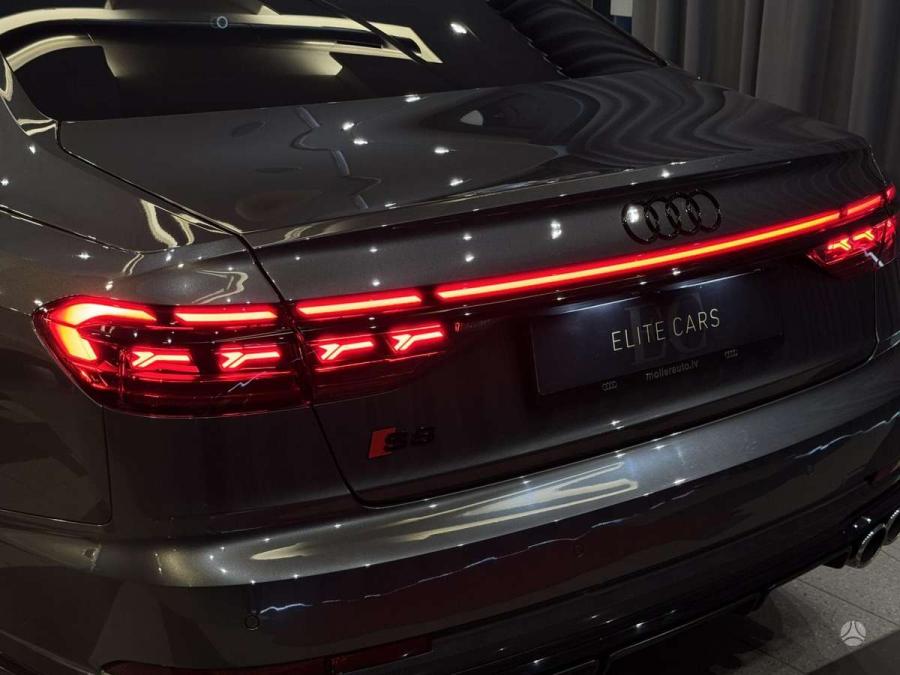 Pelēks Audi S8 2022 Rīga, ar dzinēja tilpumu 4.00 L un nobraukumu 87 tūkst. km par 81490 €, foto 37 vietnē AUTOMOTO.COM.LV