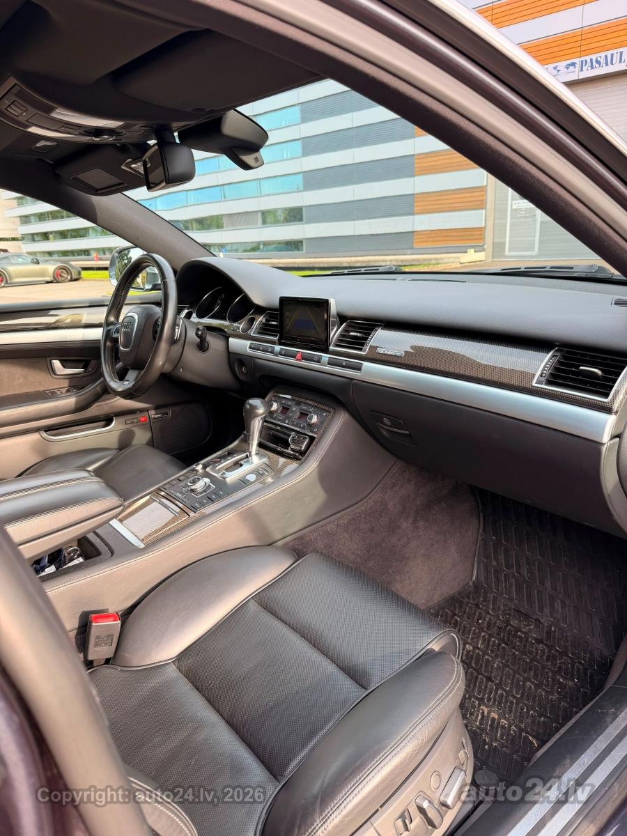 Violets Audi S8 2009 Tallina, ar dzinēja tilpumu 5.20 L un nobraukumu 275 tūkst. km par 14000 €, foto 6 vietnē AUTOMOTO.COM.LV