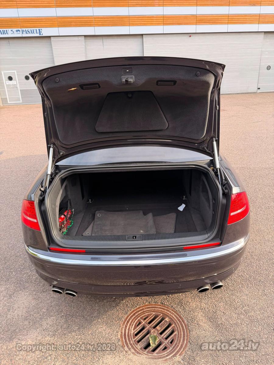 Violets Audi S8 2009 Tallina, ar dzinēja tilpumu 5.20 L un nobraukumu 275 tūkst. km par 14000 €, foto 11 vietnē AUTOMOTO.COM.LV