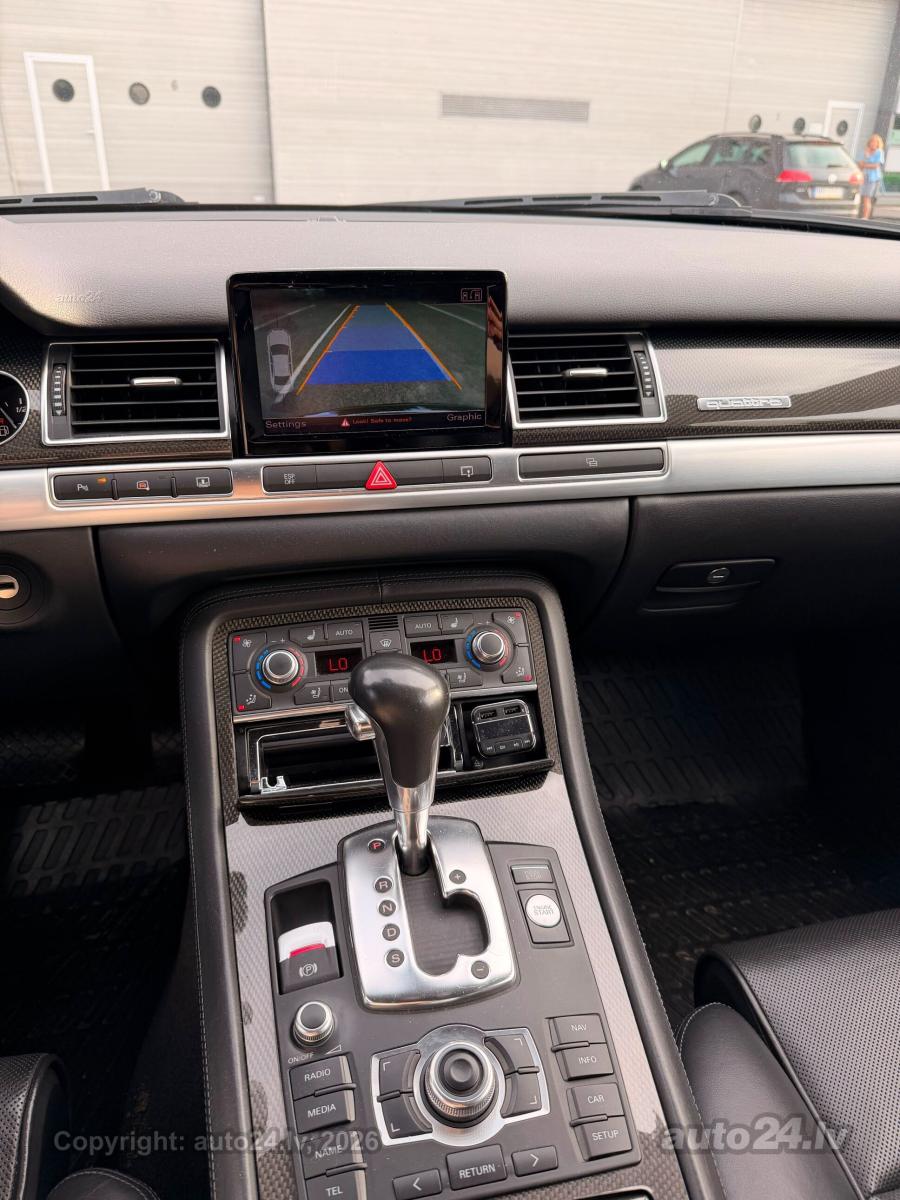 Violets Audi S8 2009 Tallina, ar dzinēja tilpumu 5.20 L un nobraukumu 275 tūkst. km par 14000 €, foto 13 vietnē AUTOMOTO.COM.LV