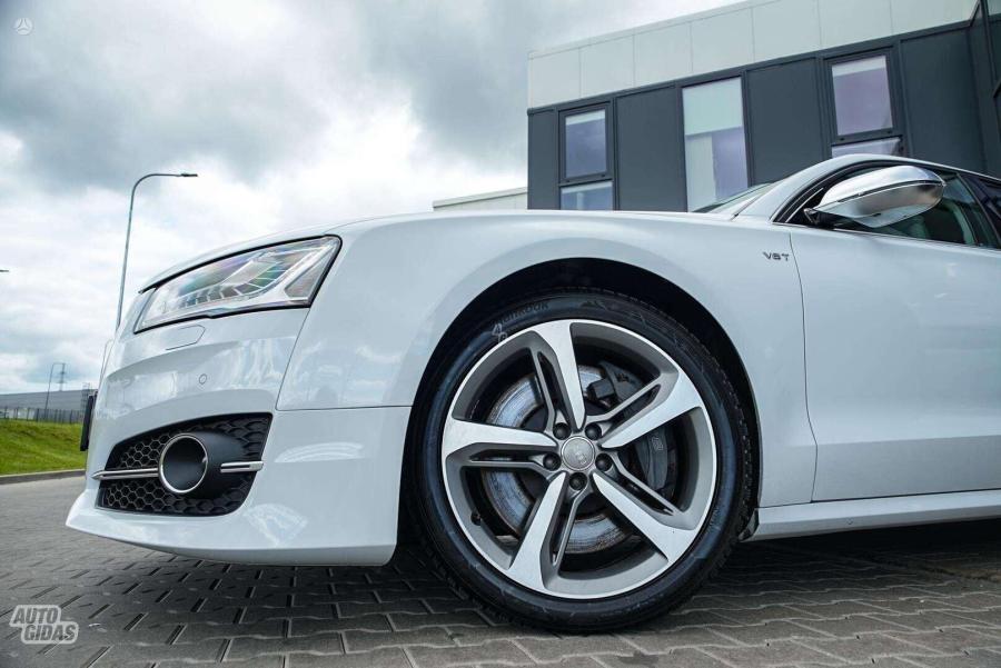 Balts Audi S8 2013 Kauņa, ar dzinēja tilpumu 4.00 L un nobraukumu 198 tūkst. km par 23750 €, foto 7 vietnē AUTOMOTO.COM.LV