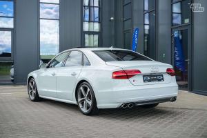 Balts Audi S8 2013 Kauņa, ar dzinēja tilpumu 4.00 L un nobraukumu 198 tūkst. km par 23750 €, foto 10 vietnē AUTOMOTO.COM.LV