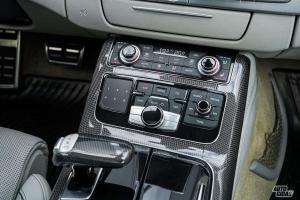 Balts Audi S8 2013 Kauņa, ar dzinēja tilpumu 4.00 L un nobraukumu 198 tūkst. km par 23750 €, foto 24 vietnē AUTOMOTO.COM.LV