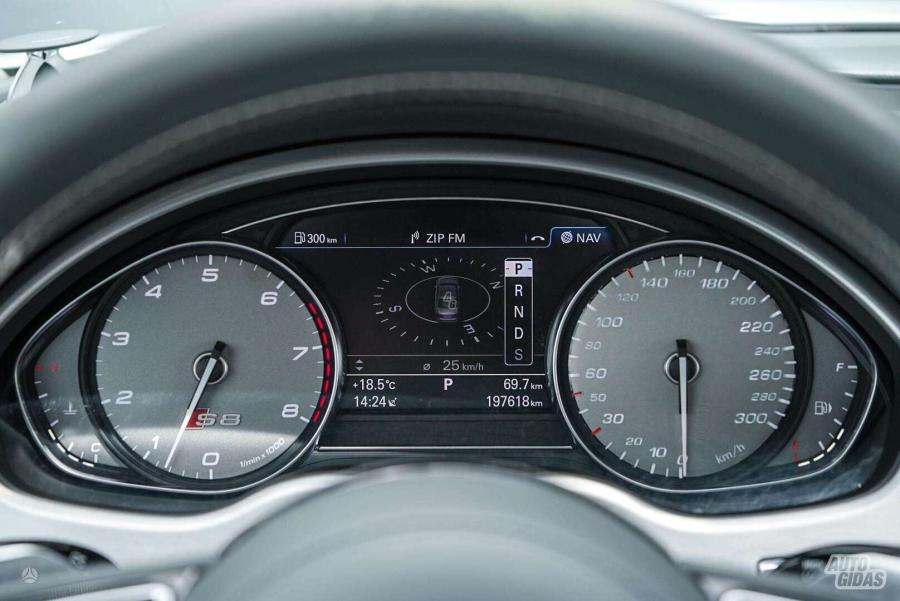 Balts Audi S8 2013 Kauņa, ar dzinēja tilpumu 4.00 L un nobraukumu 198 tūkst. km par 23750 €, foto 29 vietnē AUTOMOTO.COM.LV