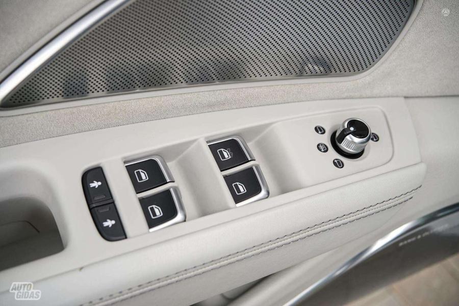Balts Audi S8 2013 Kauņa, ar dzinēja tilpumu 4.00 L un nobraukumu 198 tūkst. km par 23750 €, foto 33 vietnē AUTOMOTO.COM.LV