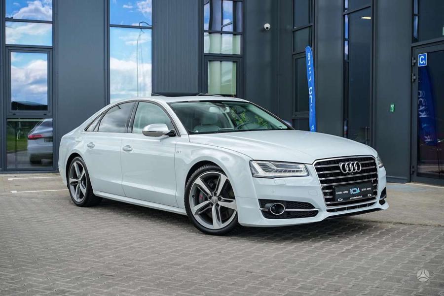 White Audi S8 2013 in Kaunas, with an engine capacity of 3.99 L and mileage of 198 thousand km for 23750 €, photo 1 on AUTOMOTO.COM.LV